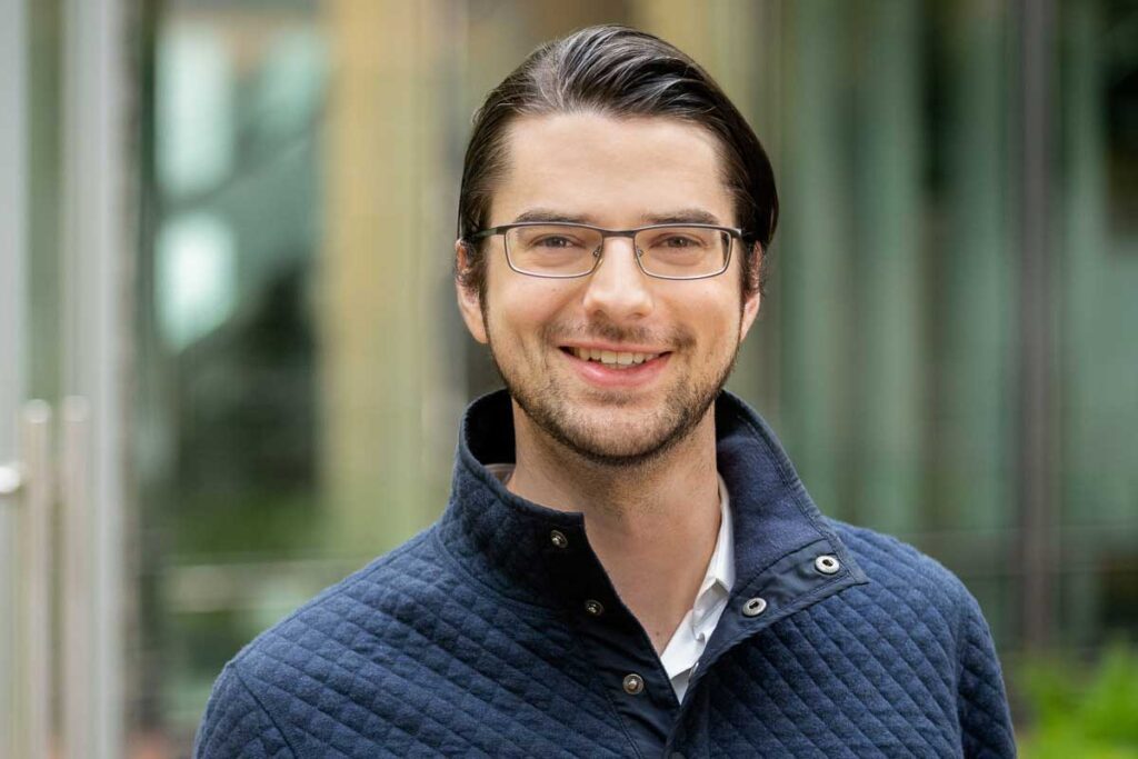 Byron Wallace - Khoury College of Computer Sciences